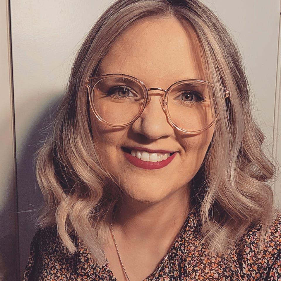 About Me – Diary of a bookworm